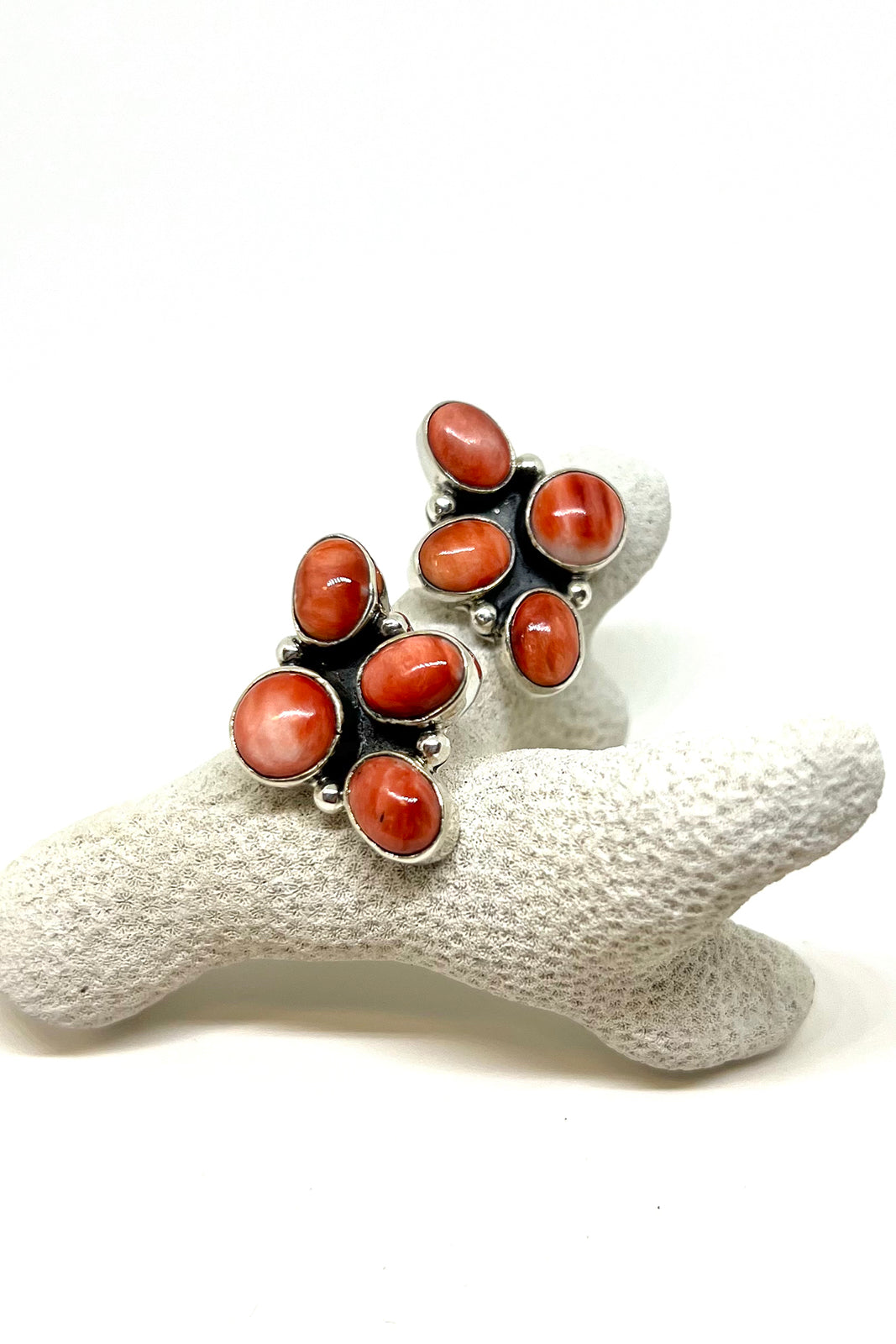 Navajo Red Spiny Shell Cluster Post Earrings – Silver Eagle Gallery