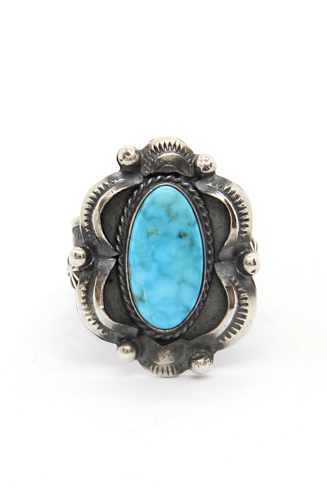 Tom Gilbert Kingman Turquoise Repousse Ring (Size 9) – Silver Eagle Gallery